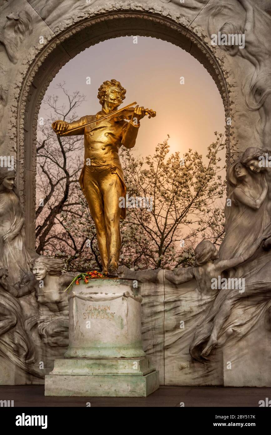 Strauss monument vienna people hi-res stock photography and images - Alamy