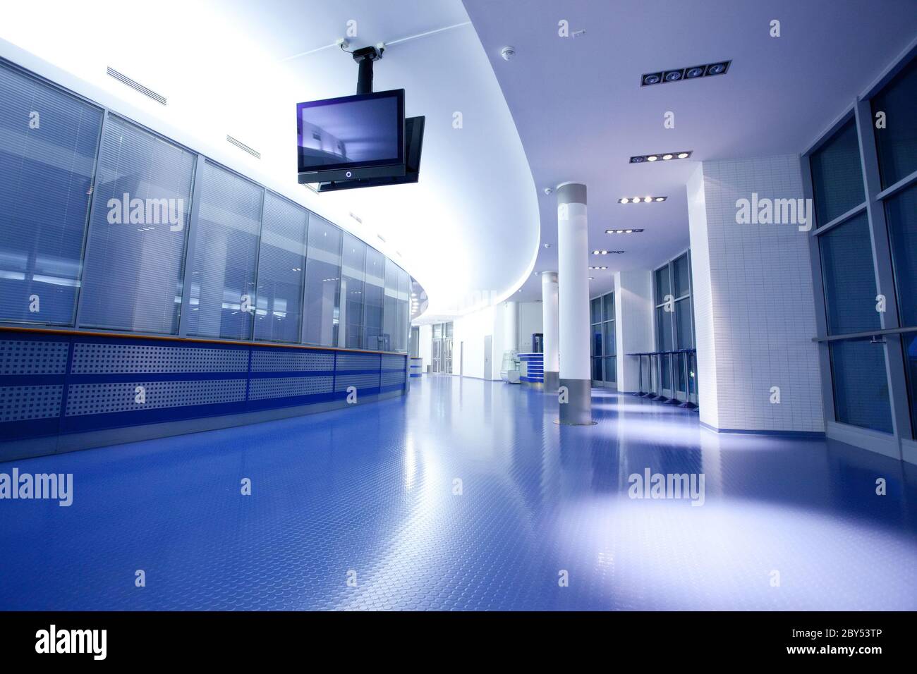 Modern vestibule hi-res stock photography and images - Alamy