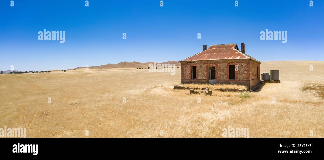 Farming ruins abandoned in outback south australia hi-res stock ...