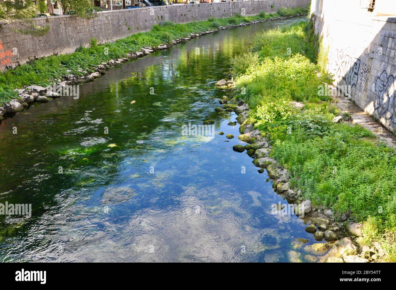 Water mirror effect hi-res stock photography and images - Alamy