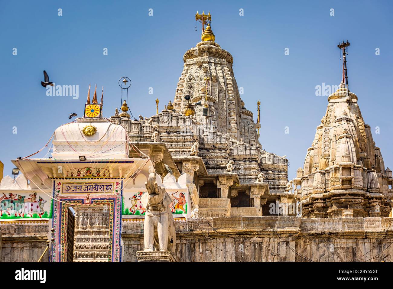 Tall roof of Hindu Temple Udaipur India Stock Photo - Alamy
