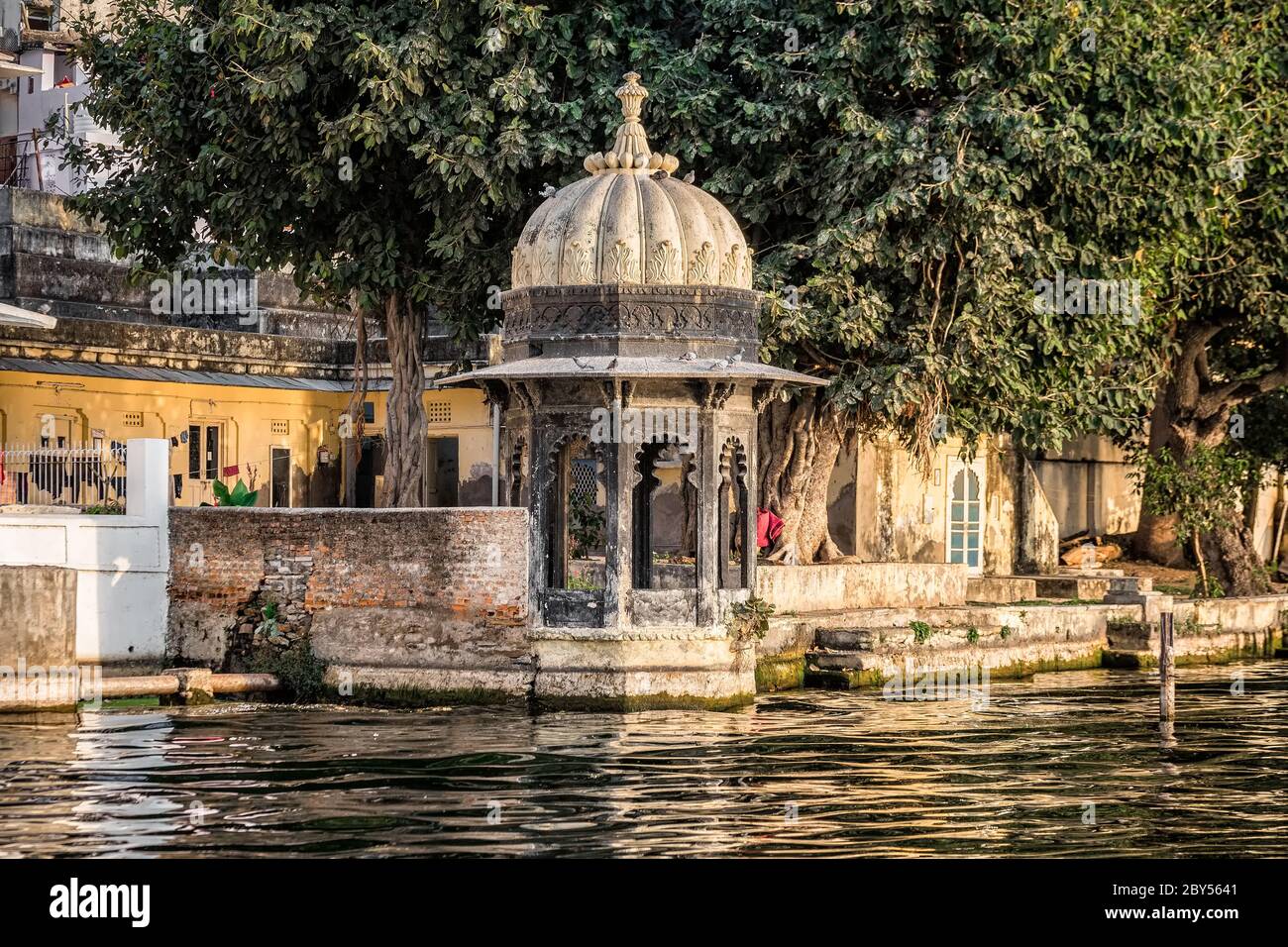 Udaipur castle sunset india hi-res stock photography and images - Alamy