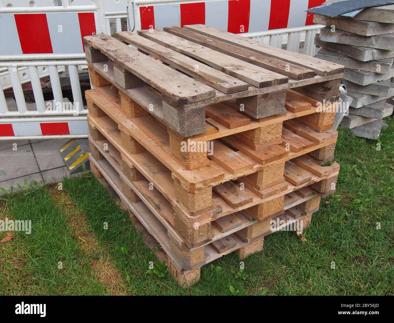 Traffic pallet hi-res stock photography and images - Alamy