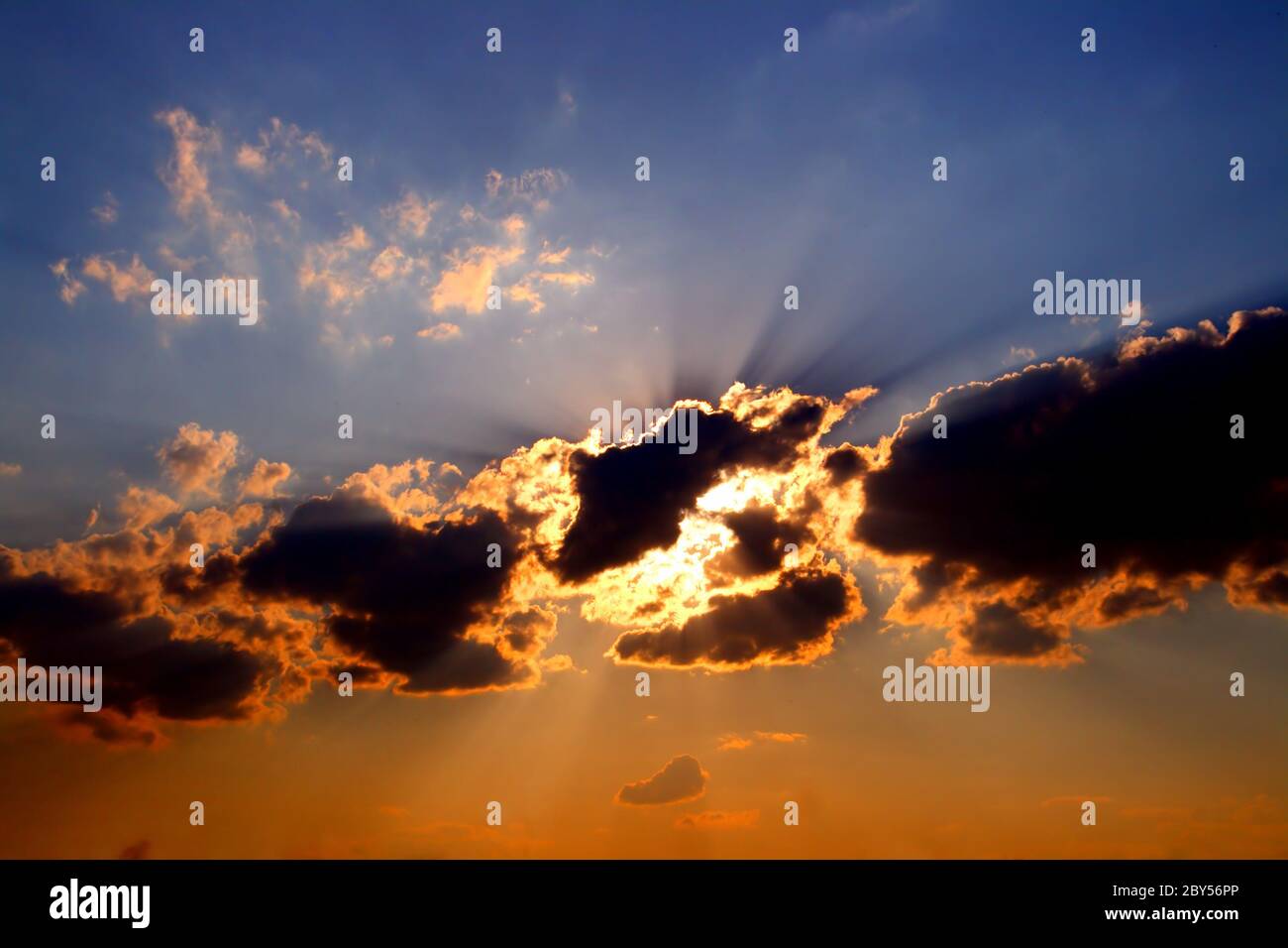 Rays clouds in night hi-res stock photography and images - Alamy