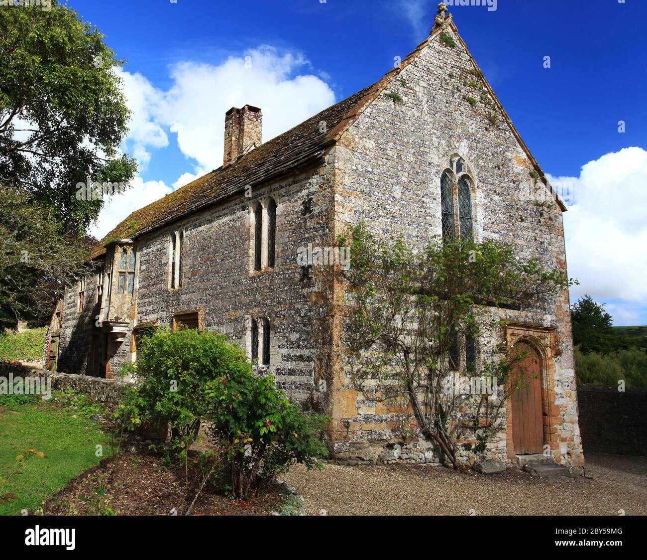 Stone house english culture hi-res stock photography and images - Alamy