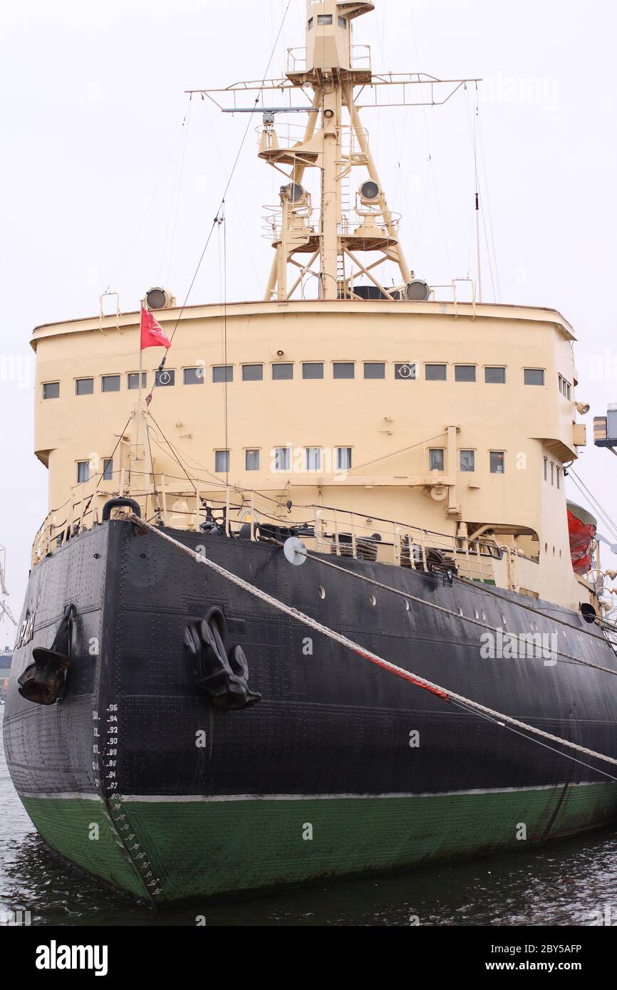 Ice breaker ship hi-res stock photography and images - Alamy