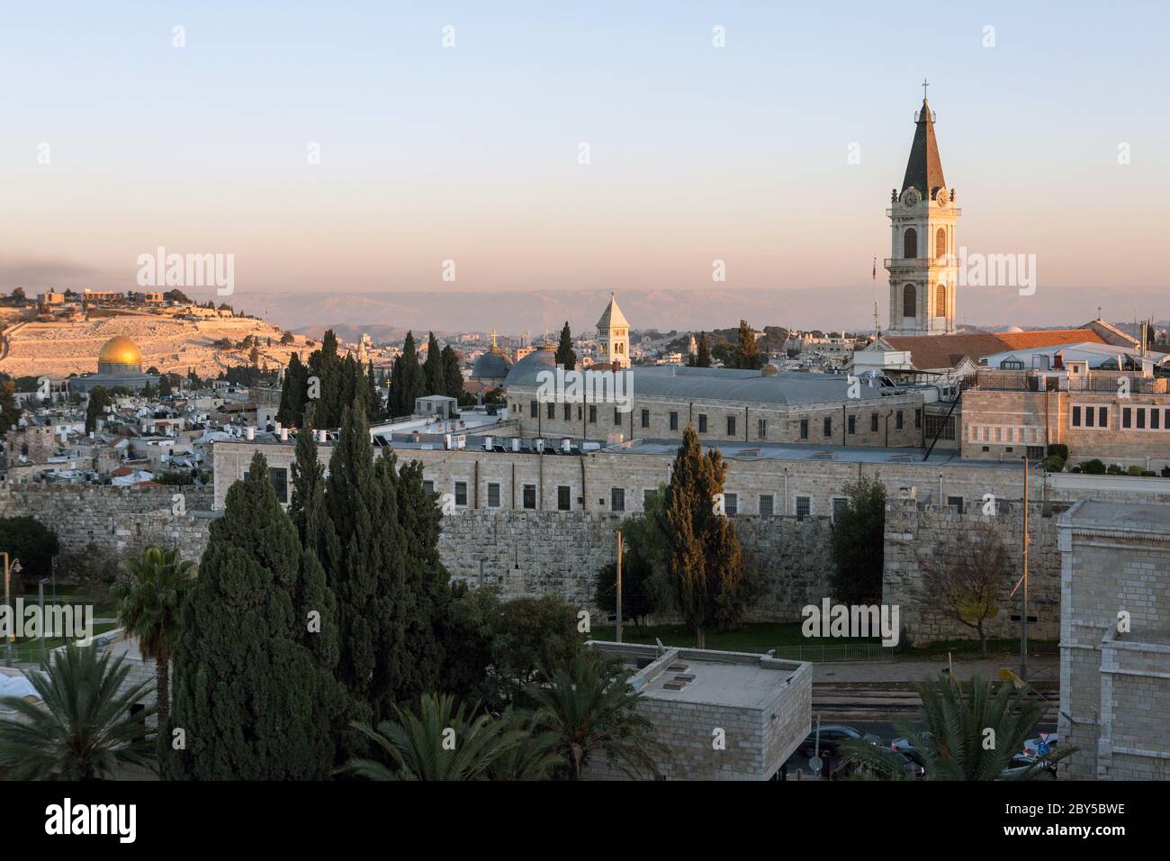 Temple mountain in Jerusalem - old city aerial view on sunset Stock ...