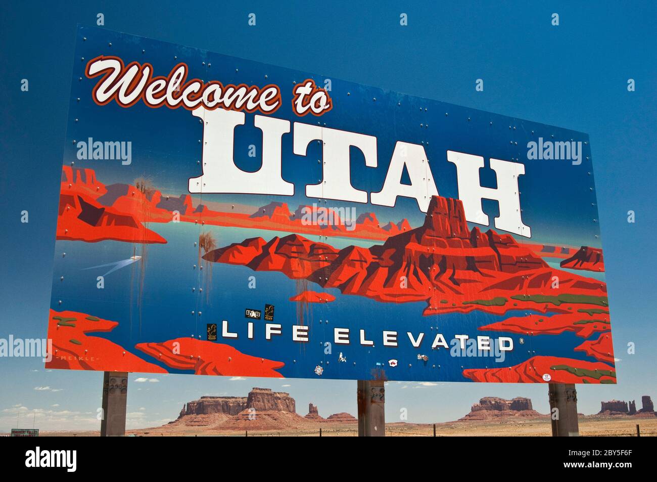 Welcome utah sign monument valley hi-res stock photography and images ...