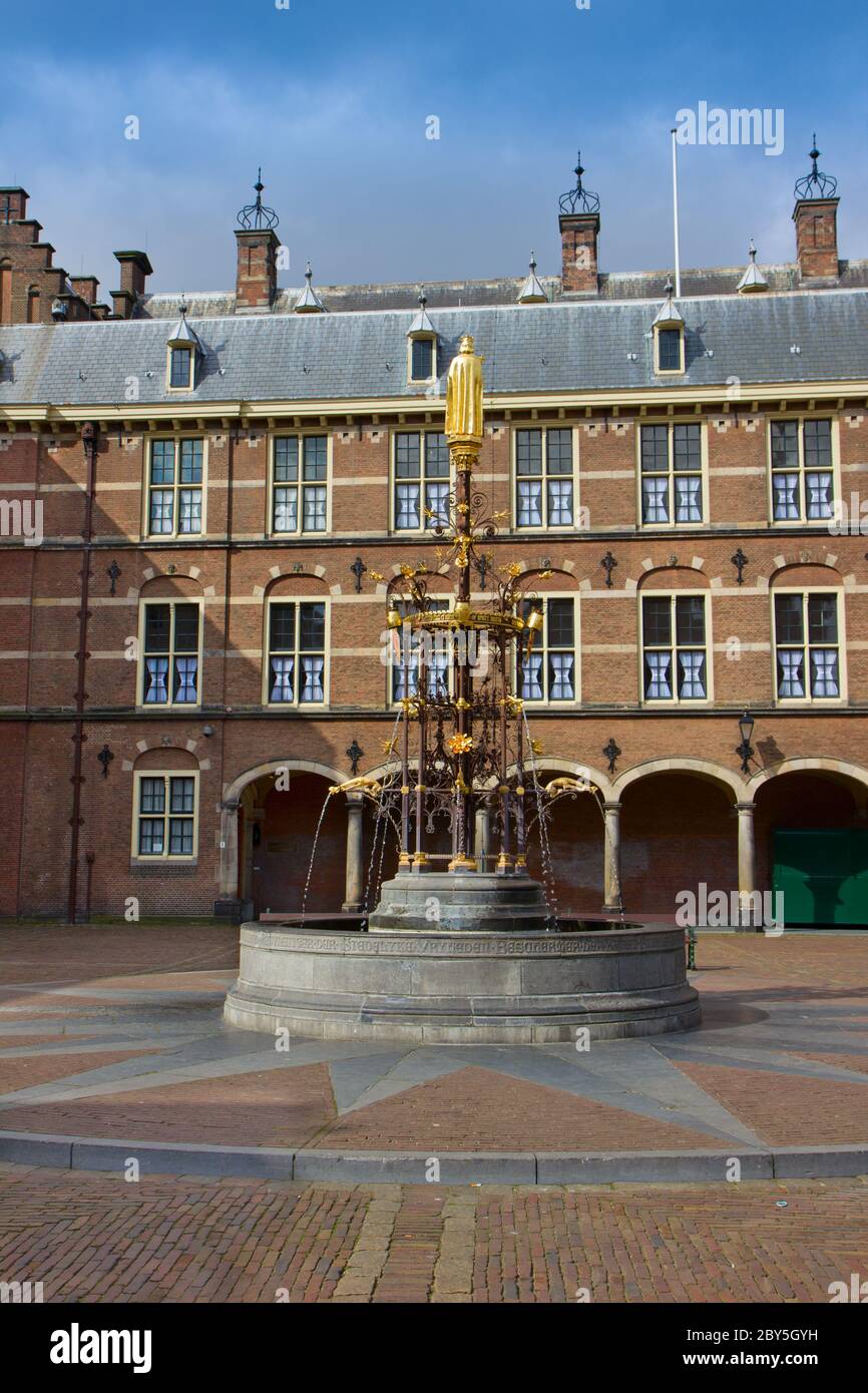 Dutch buildings den haag hi-res stock photography and images - Alamy