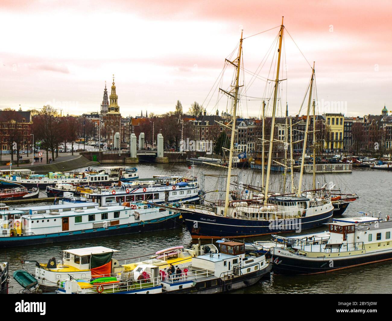 Old port of amsterdam hi-res stock photography and images - Alamy