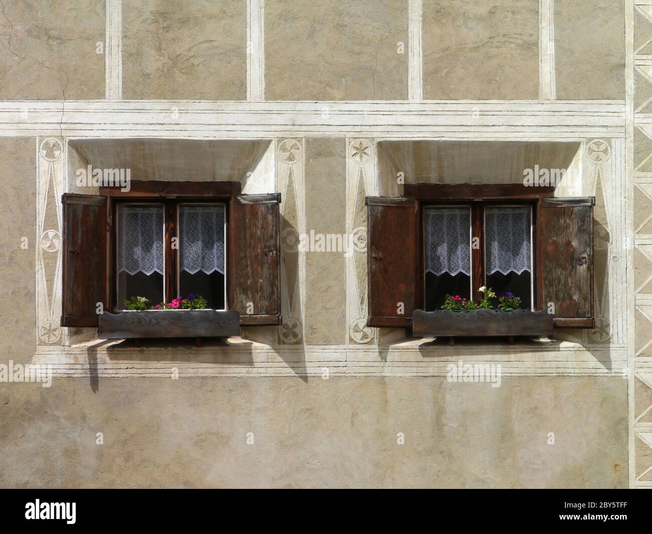 Painted window box windowbox hi-res stock photography and images - Alamy