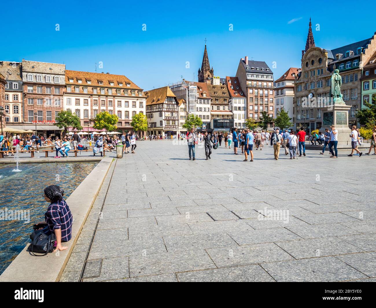 Statue european parliament strasbourg hi-res stock photography and ...