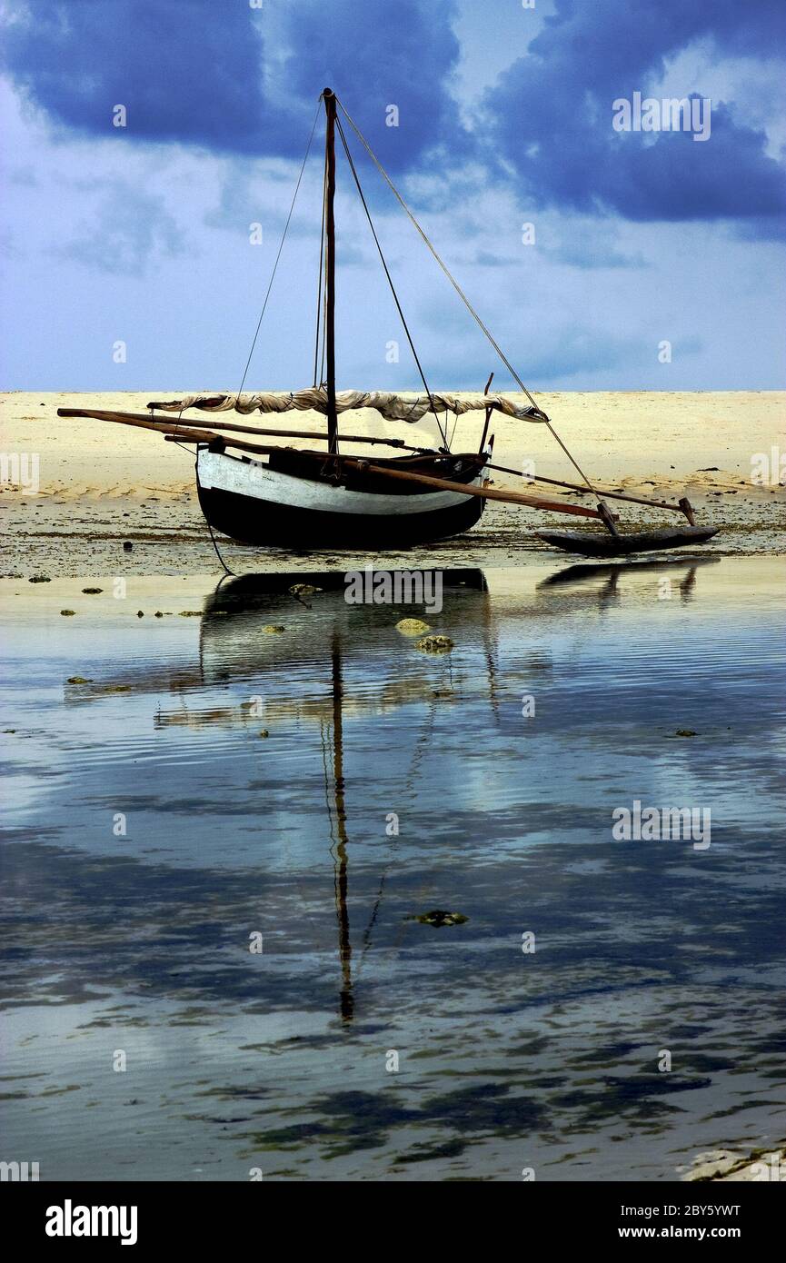 Double piragua boat hi-res stock photography and images - Alamy