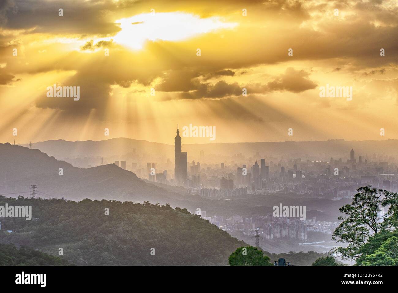 Taipei 101 building at the sunset Taiwan Stock Photo - Alamy