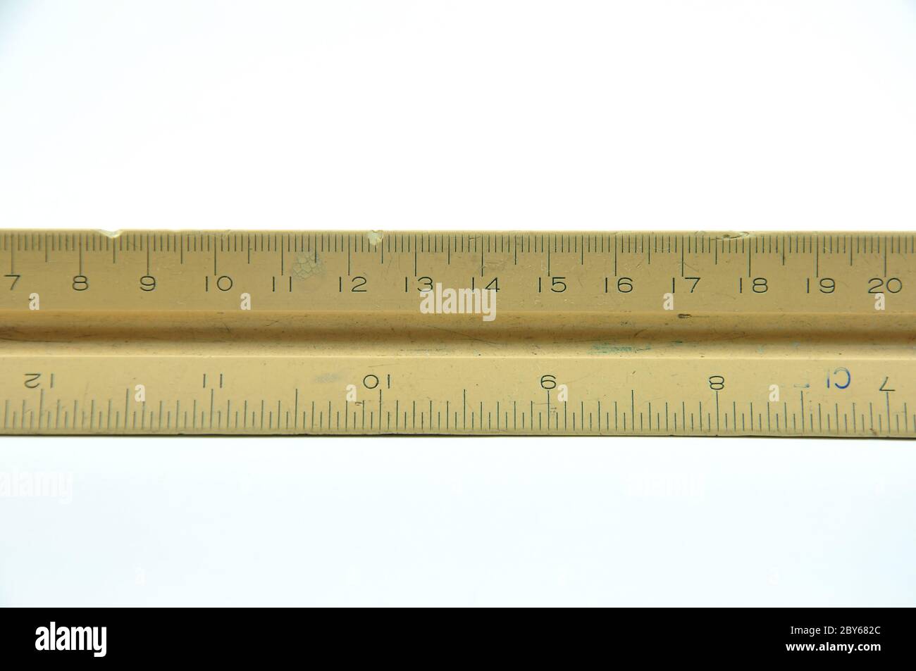 Foot long ruler hi-res stock photography and images - Alamy