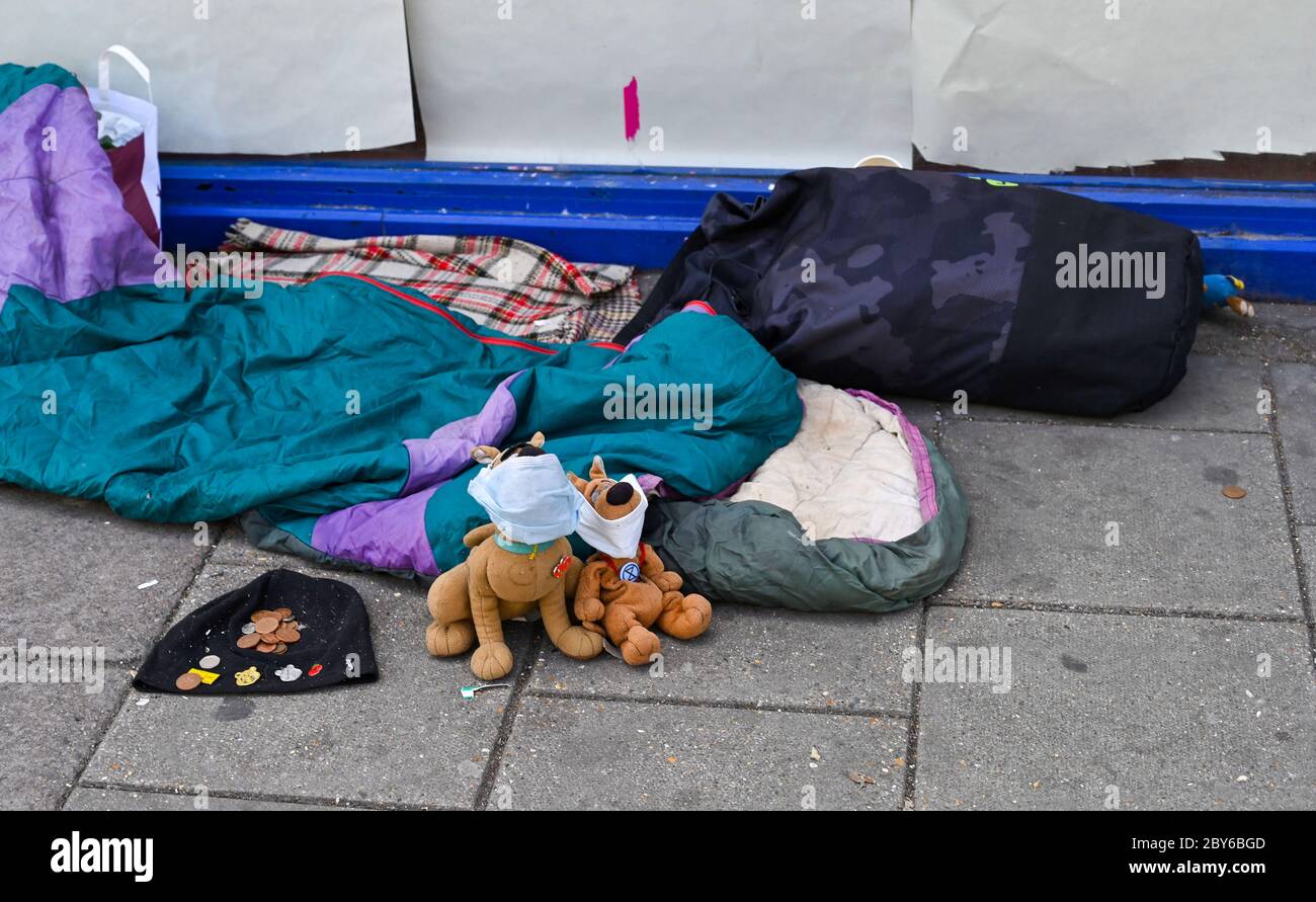 Homeless masks hi-res stock photography and images - Alamy