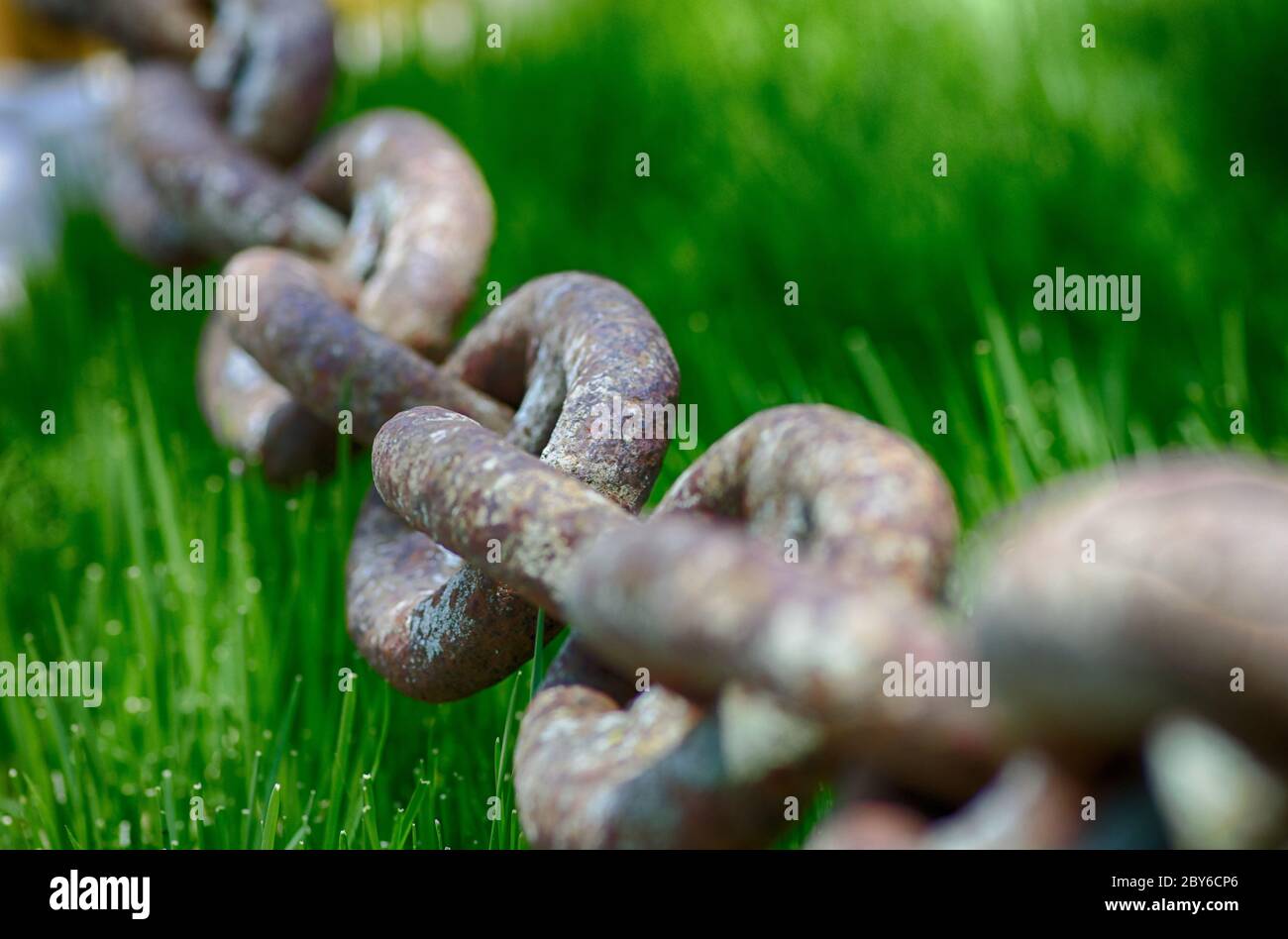 Large shackle chain Stock Photo - Alamy