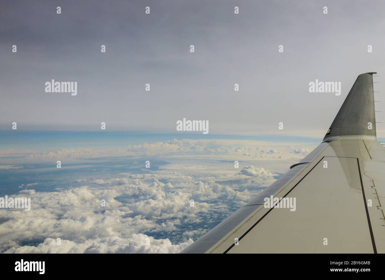 Aircraft wing scenery hi-res stock photography and images - Alamy