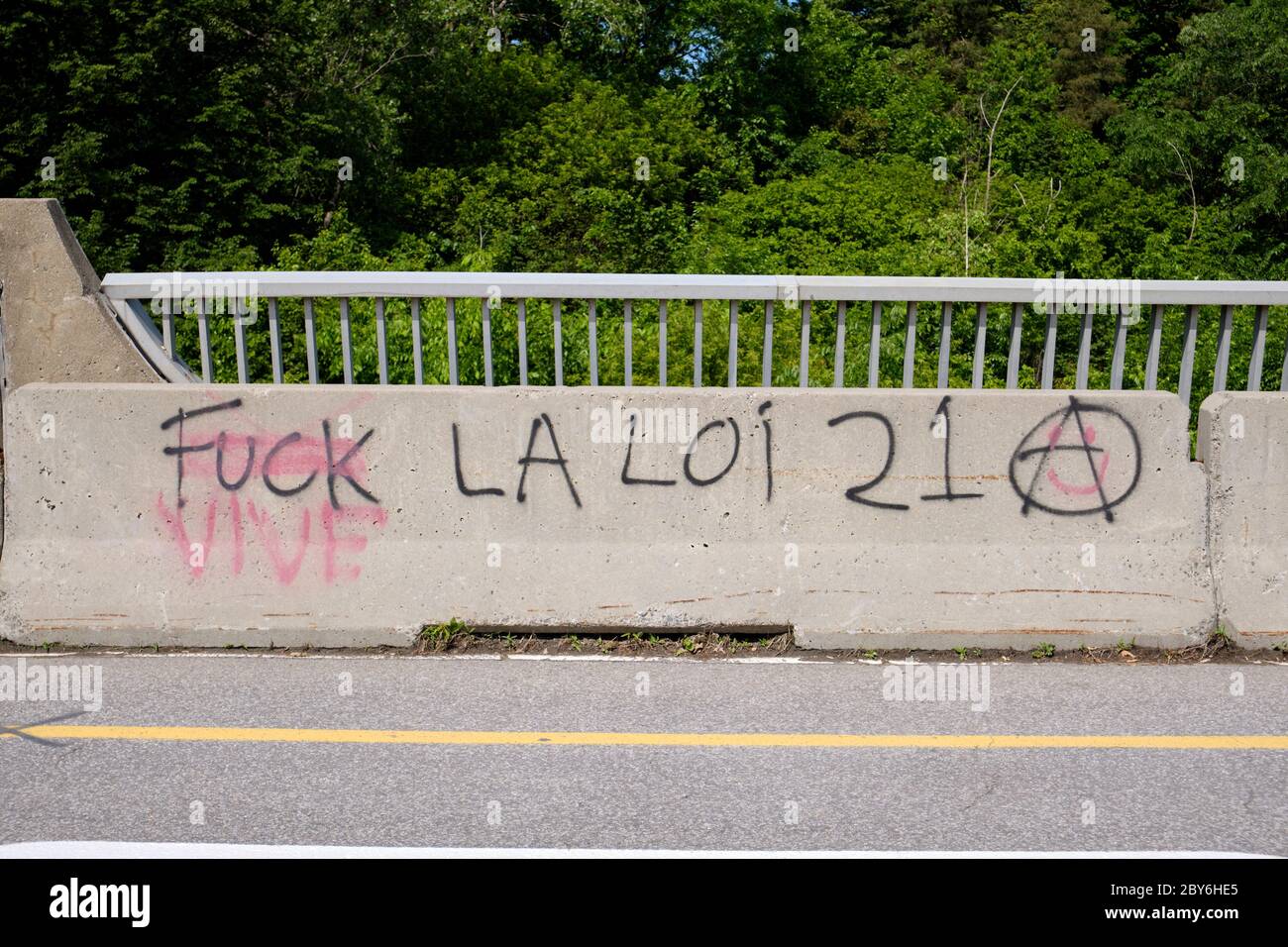Graffiti against Quebec Bill 21 (ban on religious symbols), modified to ...