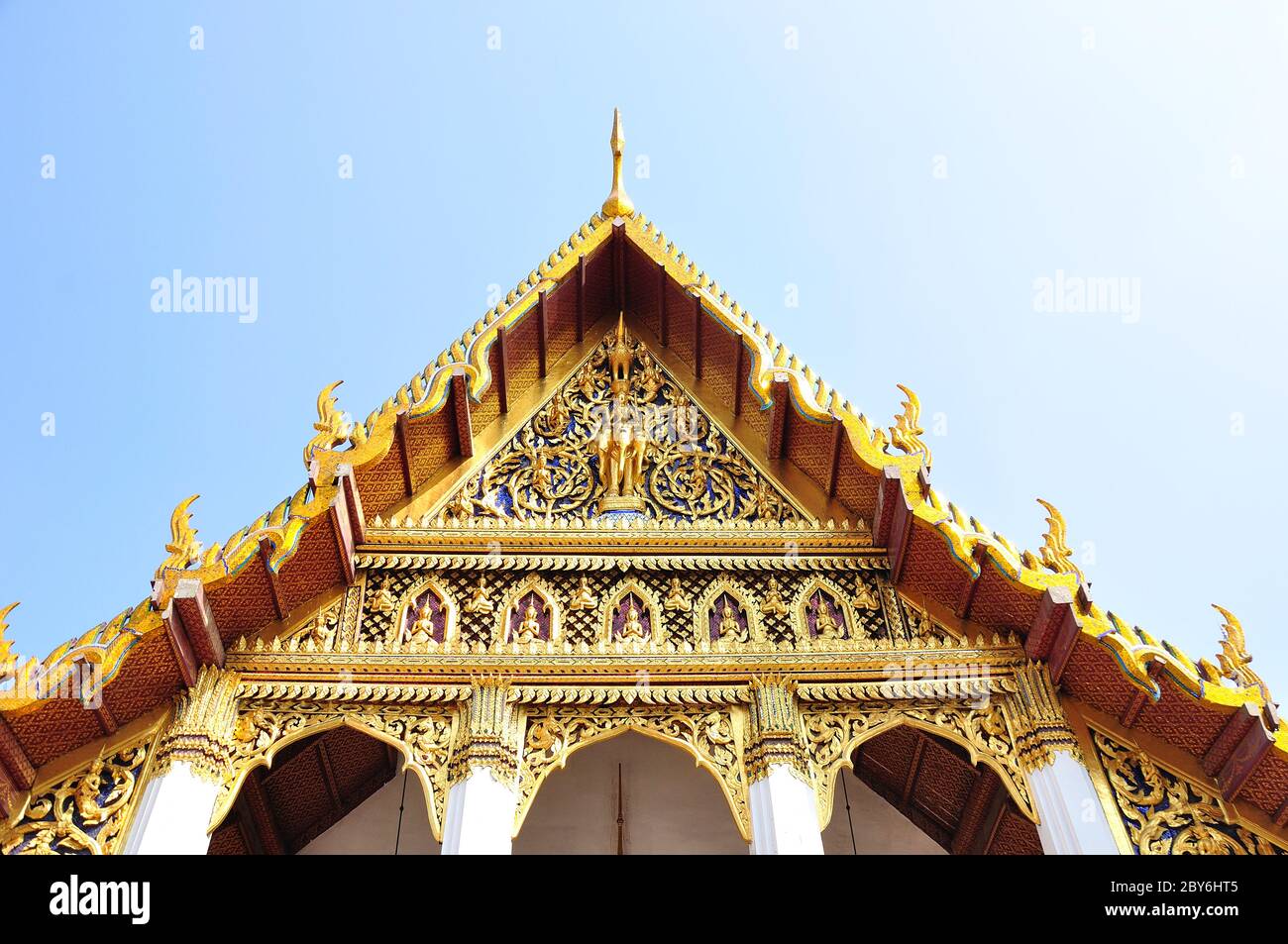 temple roof Thai traditional style Stock Photo - Alamy