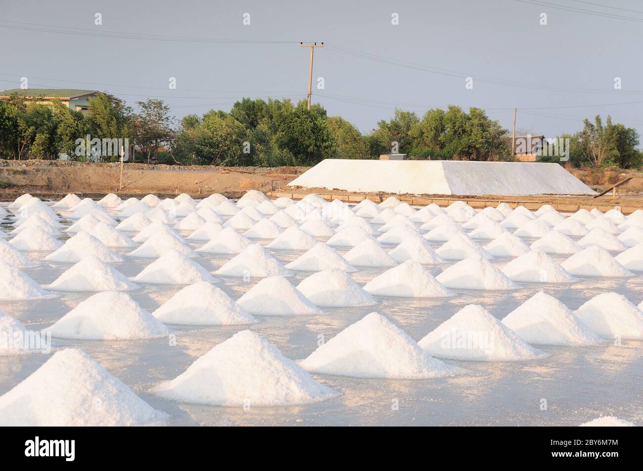 Salt industry middle east hi-res stock photography and images - Alamy