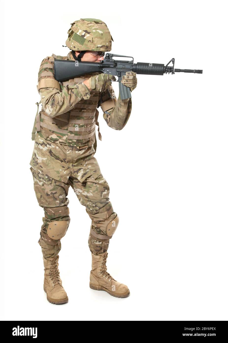 Modern soldier with rifle Stock Photo - Alamy