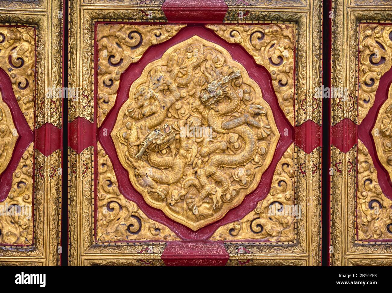 Details of Taihedian - Hall of Supreme Harmony at the inner court of ...