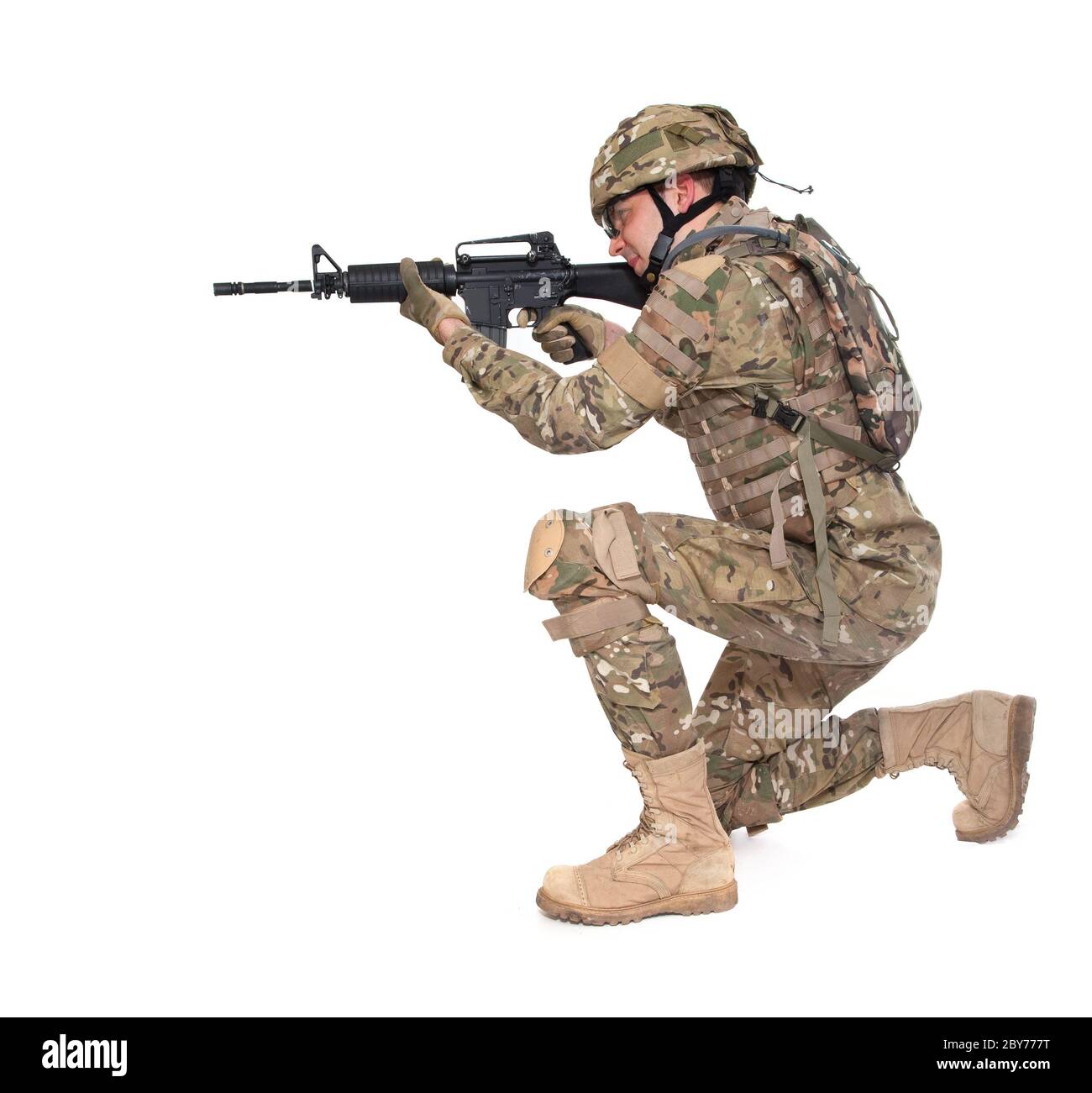 Modern soldier with rifle Stock Photo - Alamy