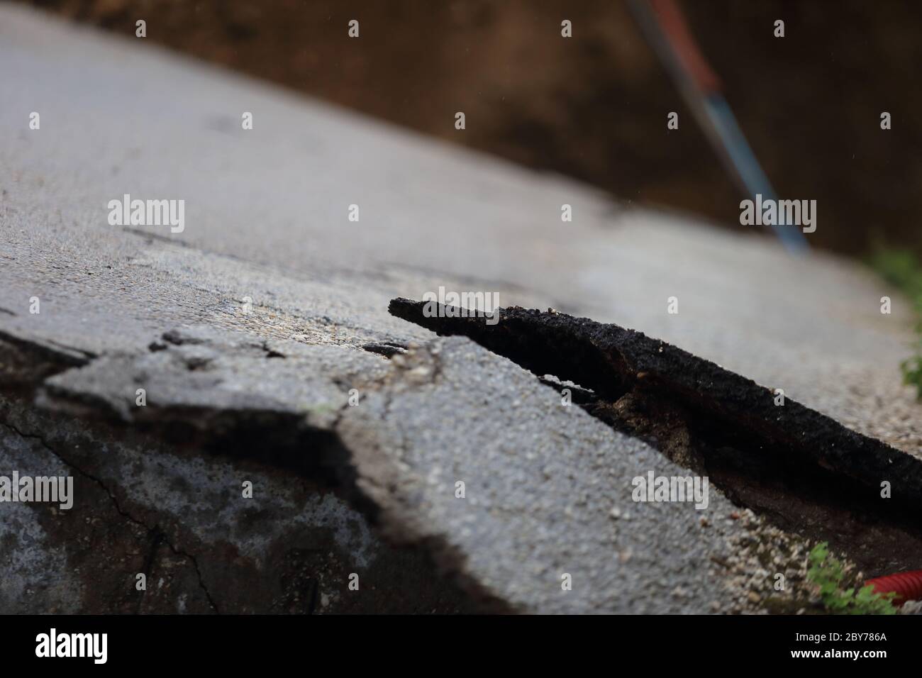 Collapsed bridge hi-res stock photography and images - Alamy