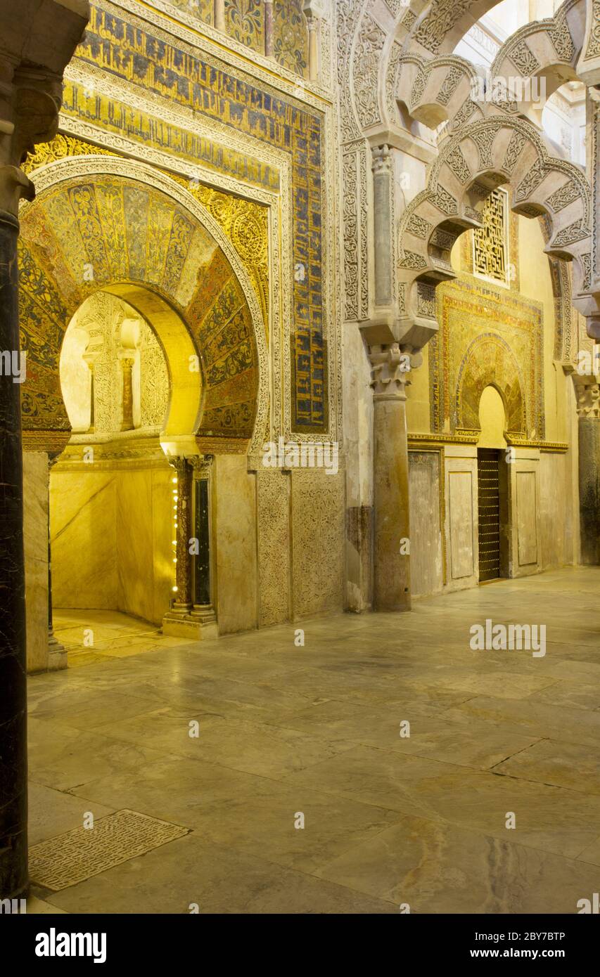 Mihrab arch hi-res stock photography and images - Alamy