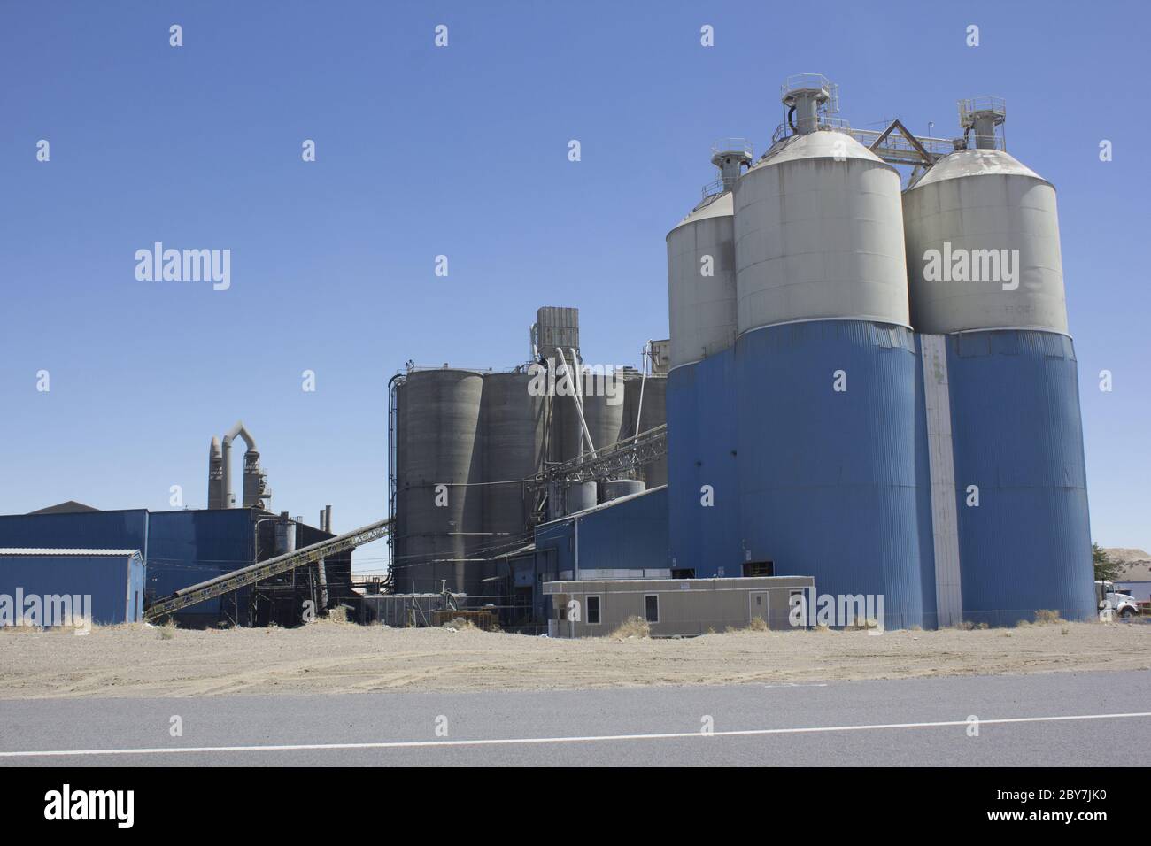 Cement plant factory Stock Photo - Alamy