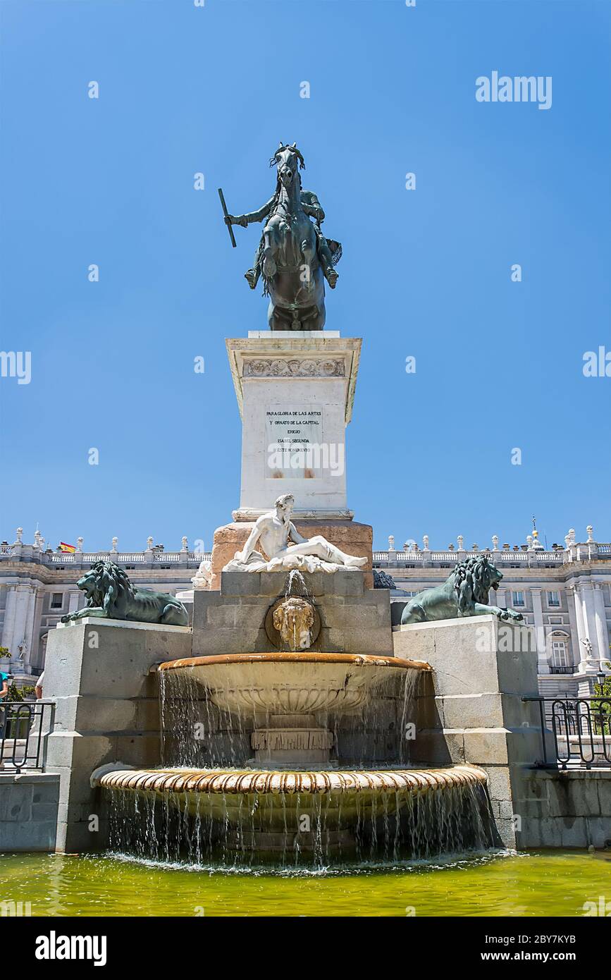Statue of King Stock Photo - Alamy