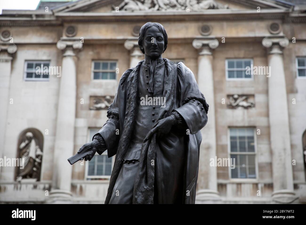 Pic shows: Statue in London of Thomas Guy Guy's Hospital on June 09 ...