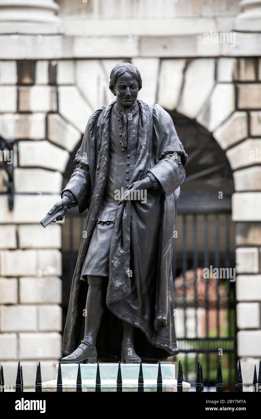 Pic shows: Statue in London of Thomas Guy Guy's Hospital on June 09 ...