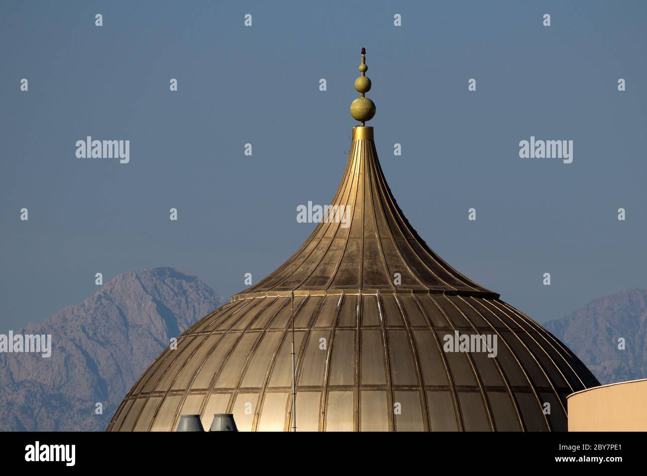 Gold dome hi-res stock photography and images - Alamy