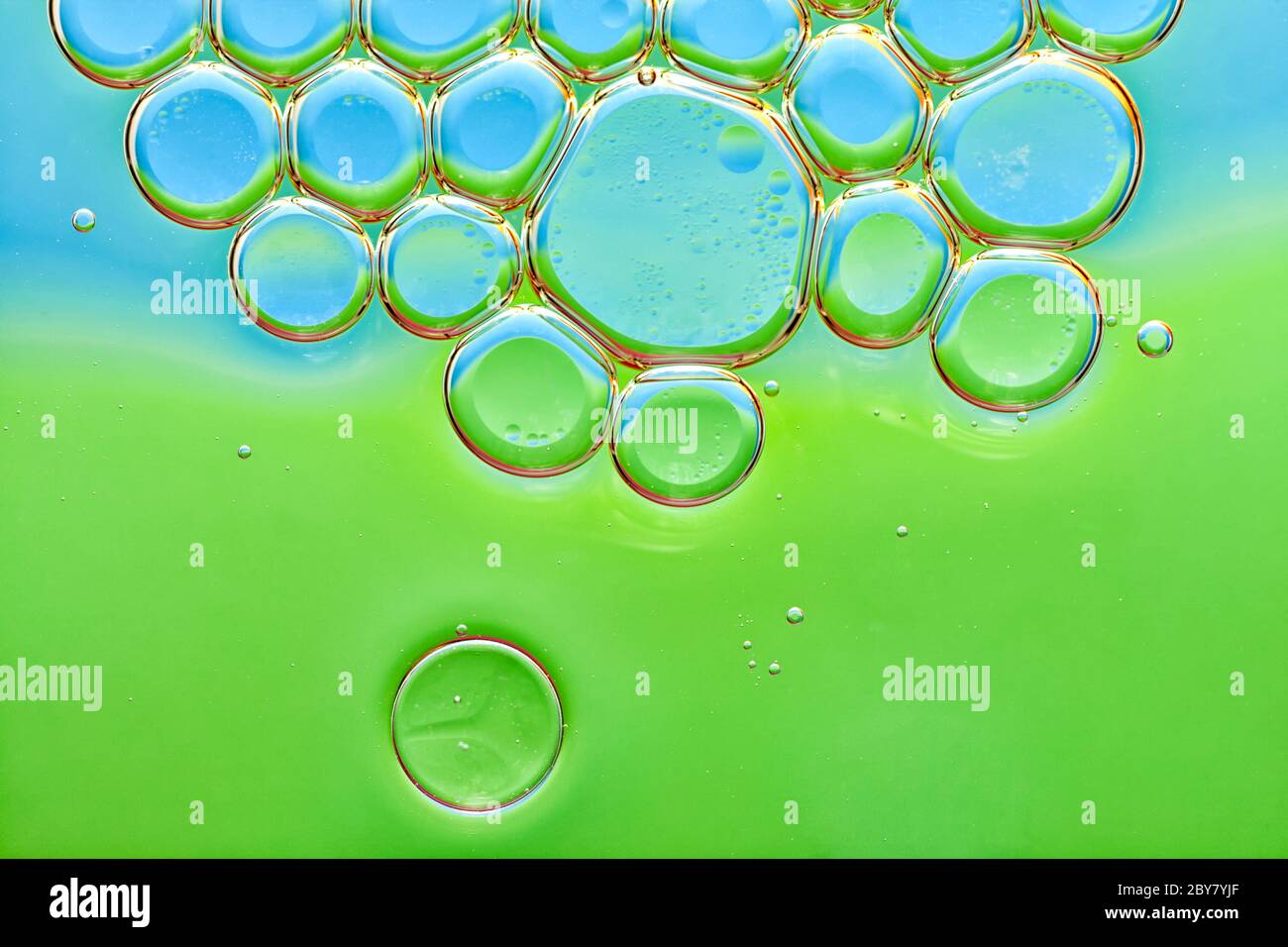Background of oil in water bubbles Stock Photo - Alamy