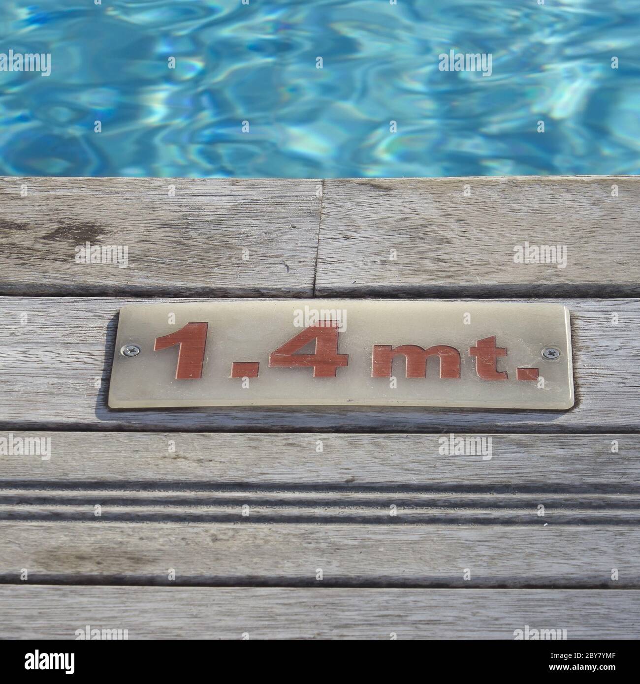 deep water sign on the pool Stock Photo - Alamy