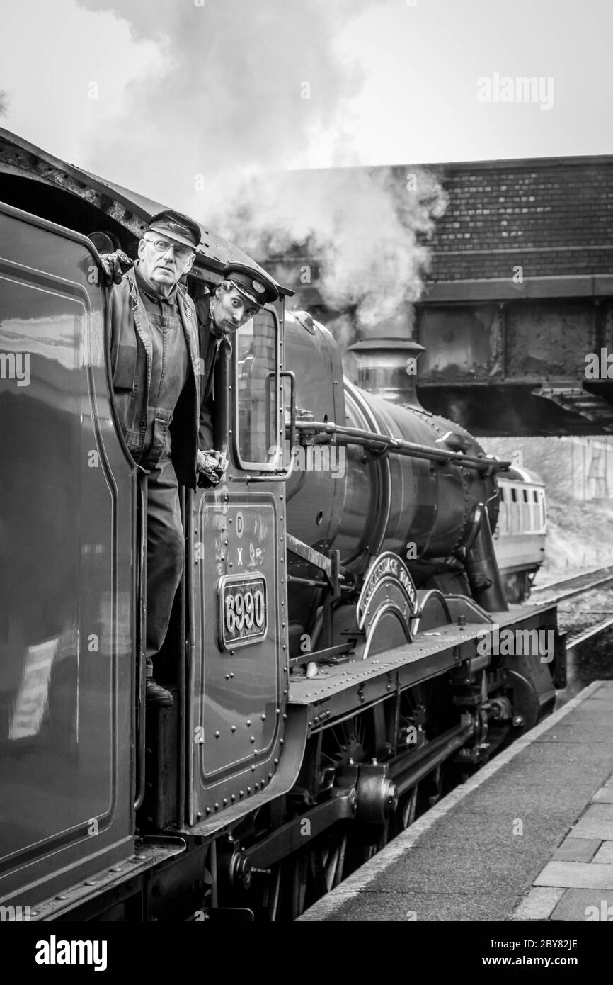 Gwr train black and white hi-res stock photography and images - Alamy