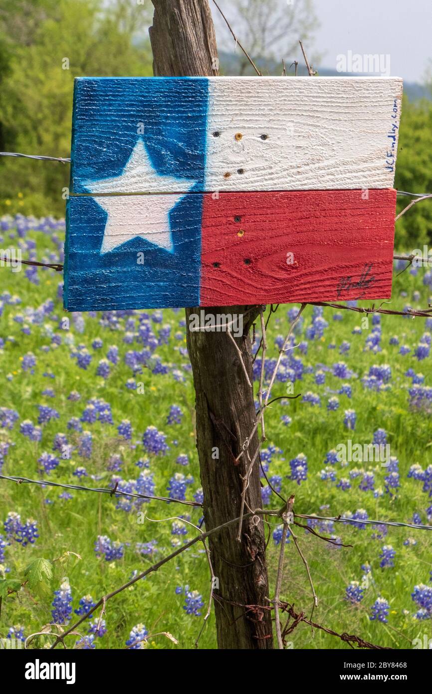 Sign and blueberries hi-res stock photography and images - Alamy