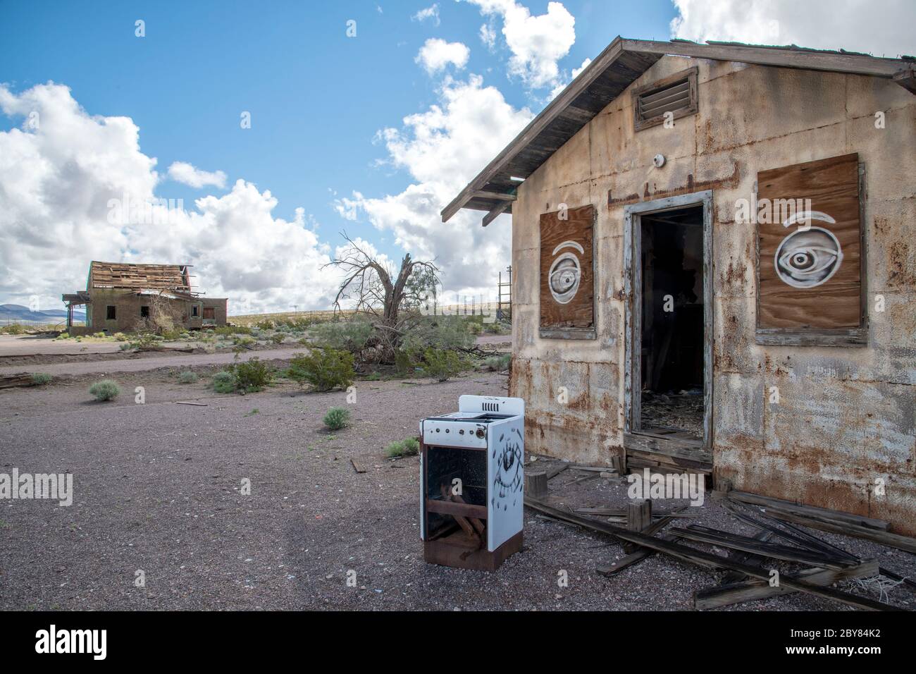 Route 66 abandoned building hi-res stock photography and images - Alamy