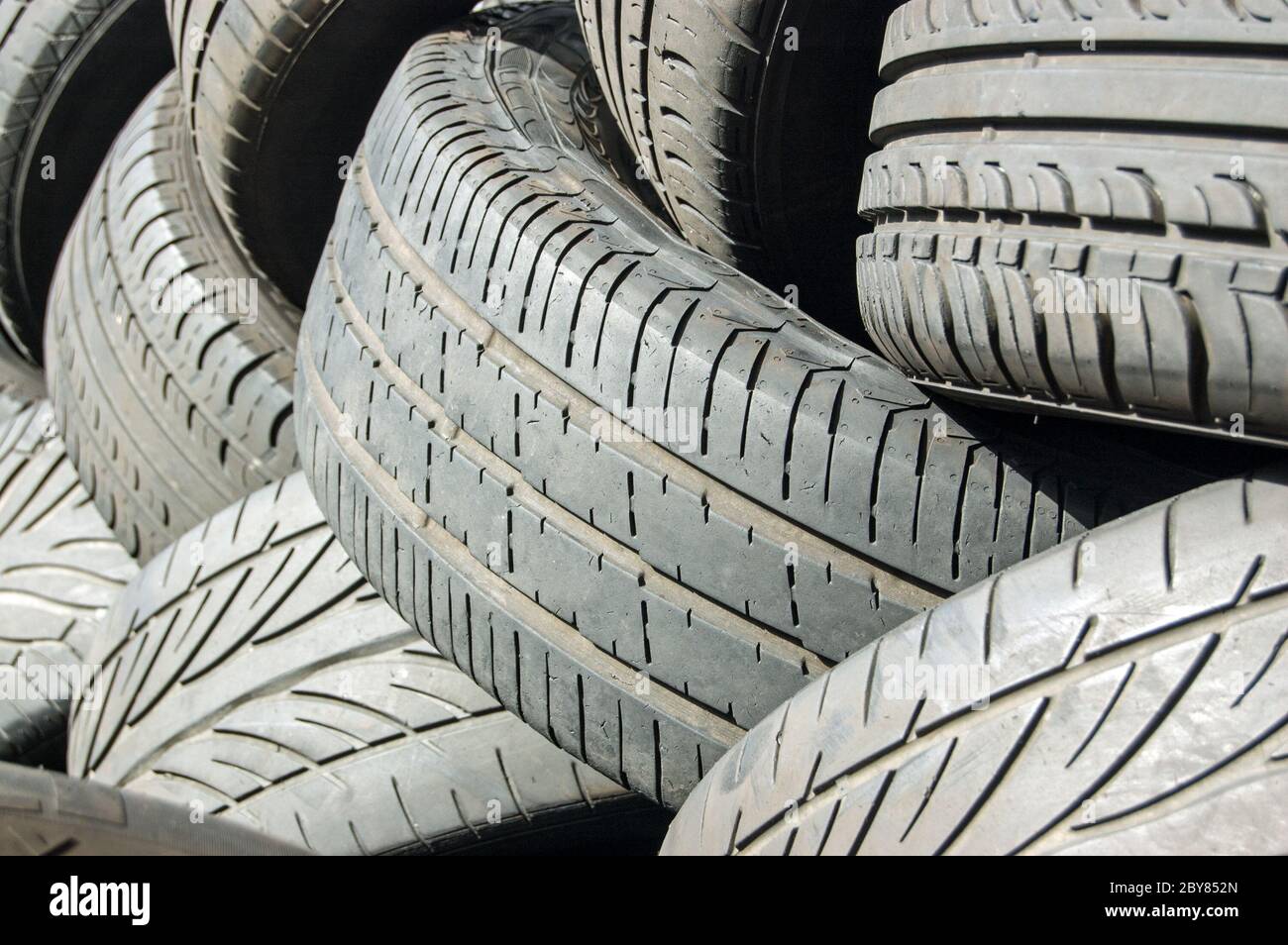 Tyre wall hi-res stock photography and images - Alamy
