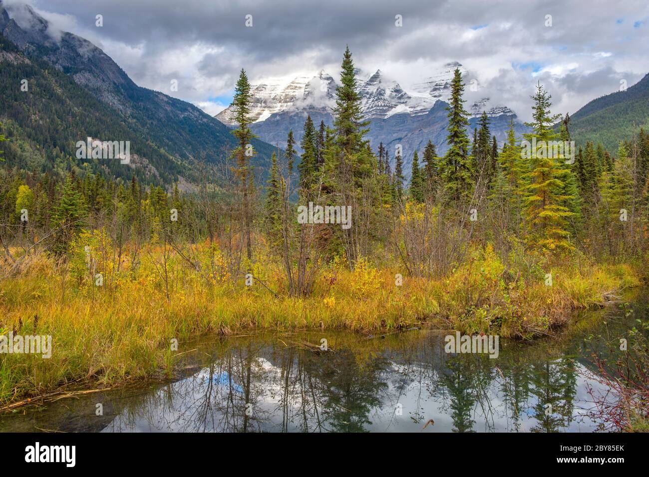 British columbia rocky mountains hi-res stock photography and images ...