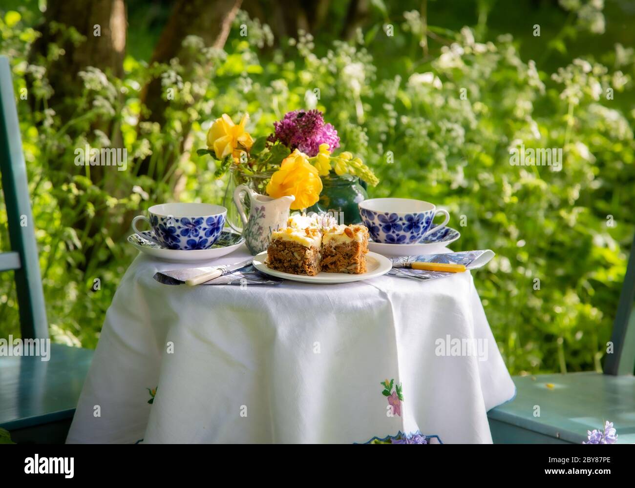 Afternoon tea outside Stock Photo - Alamy