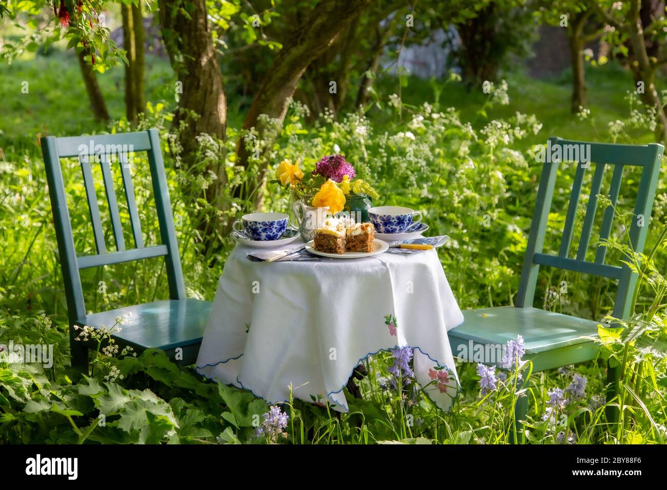 Afternoon tea outside Stock Photo - Alamy