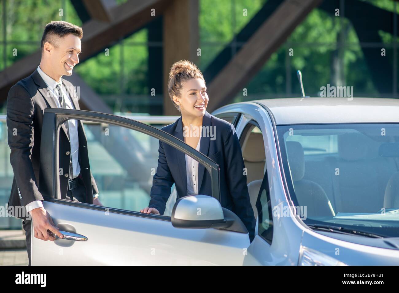 Polite driver hi-res stock photography and images - Alamy