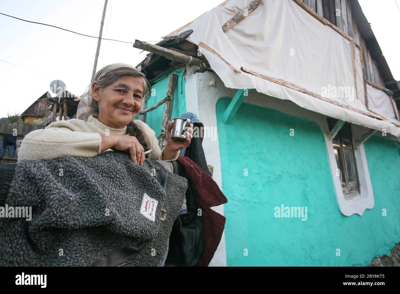 Femme poverty hi-res stock photography and images - Alamy