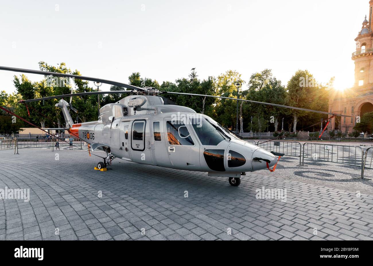 Sikorsky S76 Helicopter High Resolution Stock Photography and Images ...