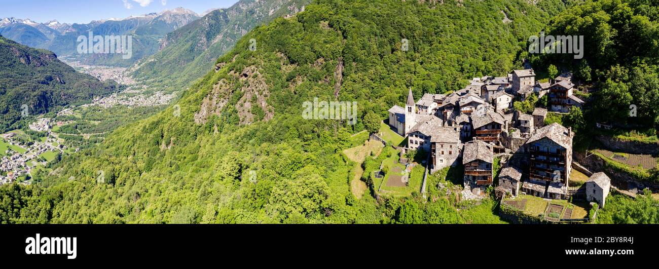 Savogno - Valchiavenna (IT) - view of the village Stock Photo - Alamy