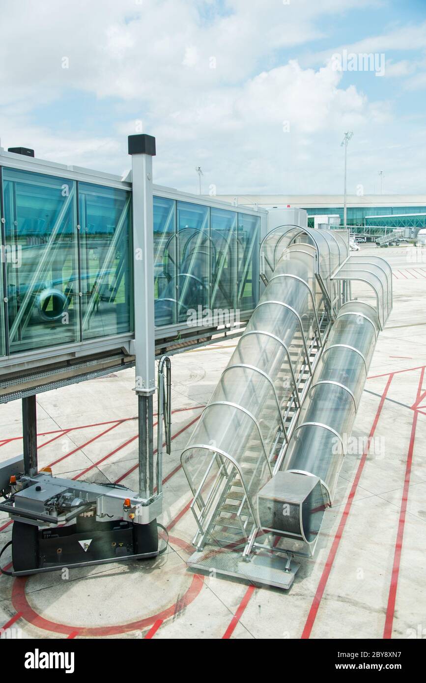 Modern glass airport ramp Stock Photo - Alamy