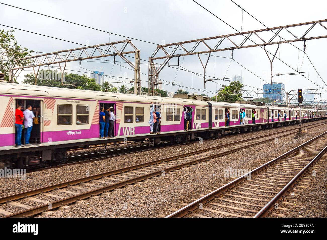 Mumbai central railway station hi-res stock photography and images - Alamy
